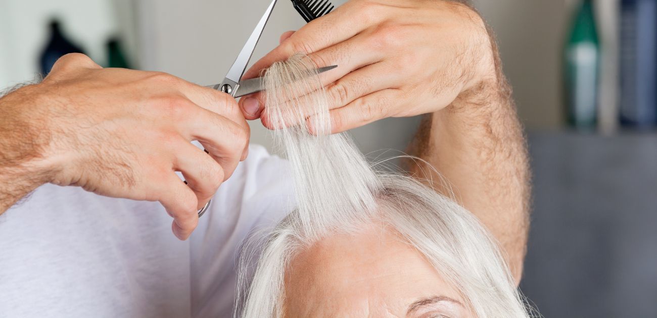 Coupe de cheveux 60 ans avec des lunettes : voici la pire frange à ...