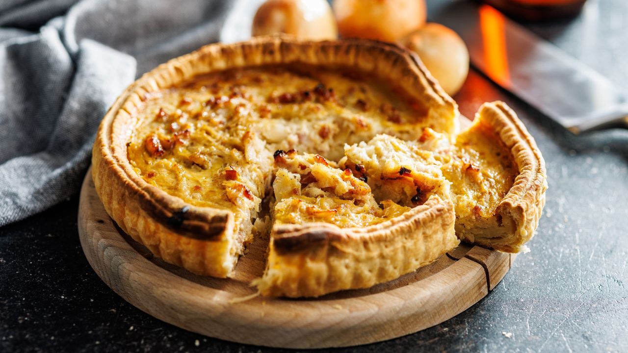 Voici la vraie recette de quiche lorraine (elle est notée 4,7/5 sur ...