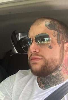 Cet homme fait disparaître les vergetures comme par magie (Vidéo)