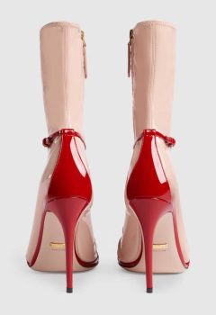 Qui osera adopter la sandale en latex de Gucci ? (Photos)