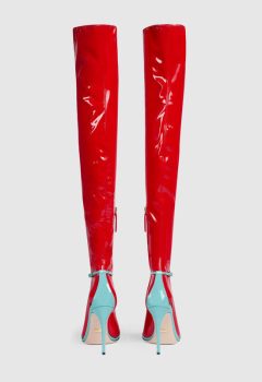 Qui osera adopter la sandale en latex de Gucci ? (Photos)