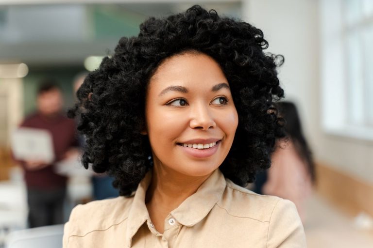 Ces 7 signes que vous avez un QI élevé, même si vous vous sentez dans la moyenne, selon la ...