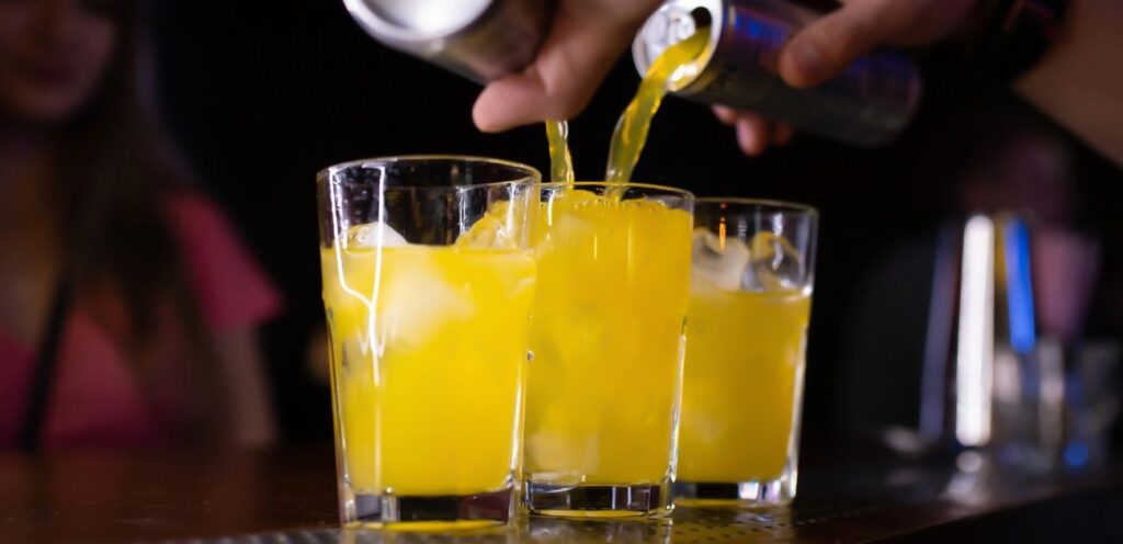 Les dangers des boissons énergisantes selon un addictologue