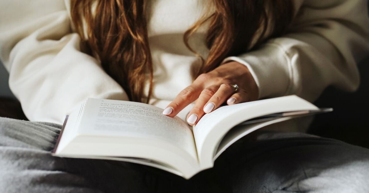 La Sage-Femme et la rivière : le nouveau roman inspiré d'une vie
